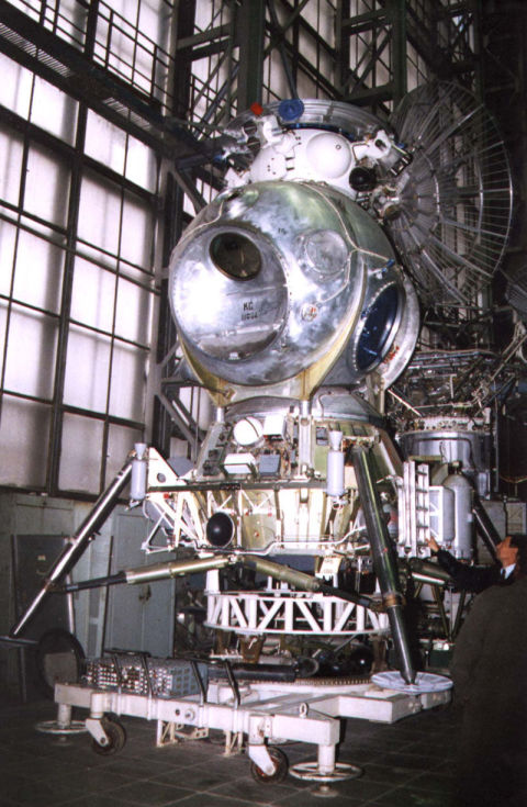 Abductions, UFOs and Nuclear Weapons : 5 Big, Bold Soviet Space ...