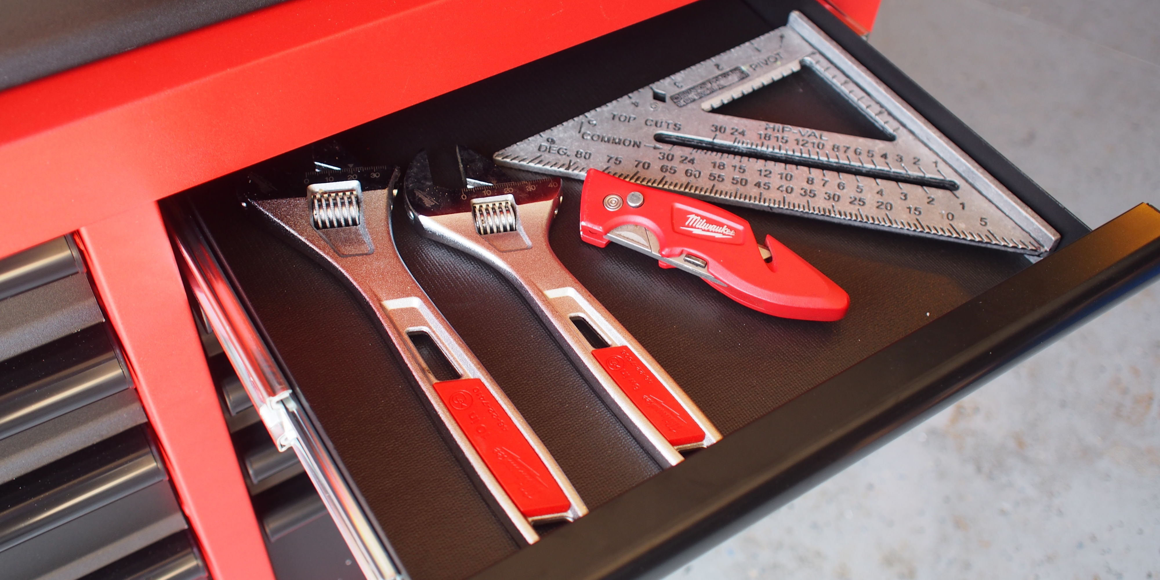 Mobile Workstations For Tools