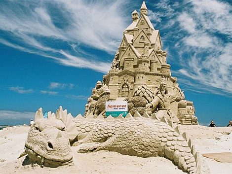 8 Architecturally Awesome Sand Castles for Summer's End