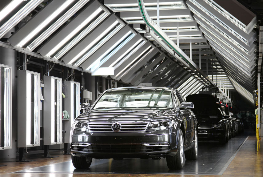 21 Cool Facts About the Transparent Volkswagen Factory